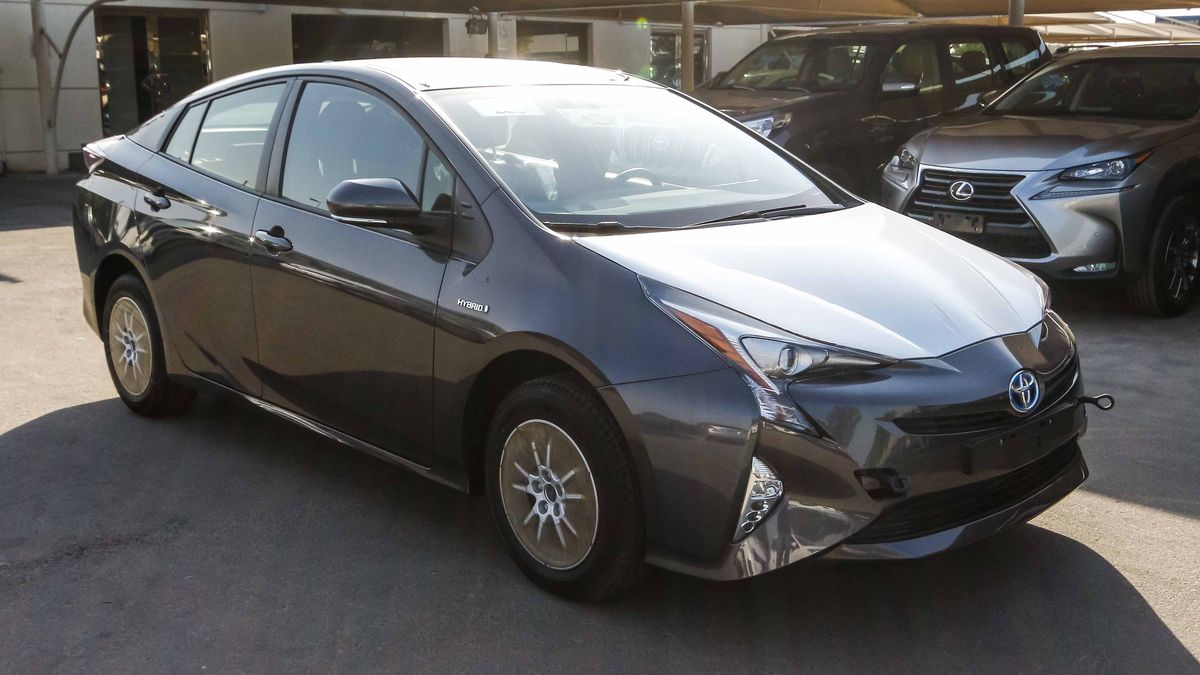 Toyota Prius Hybrid for sale: AED 99,000. Grey/Silver, 2016