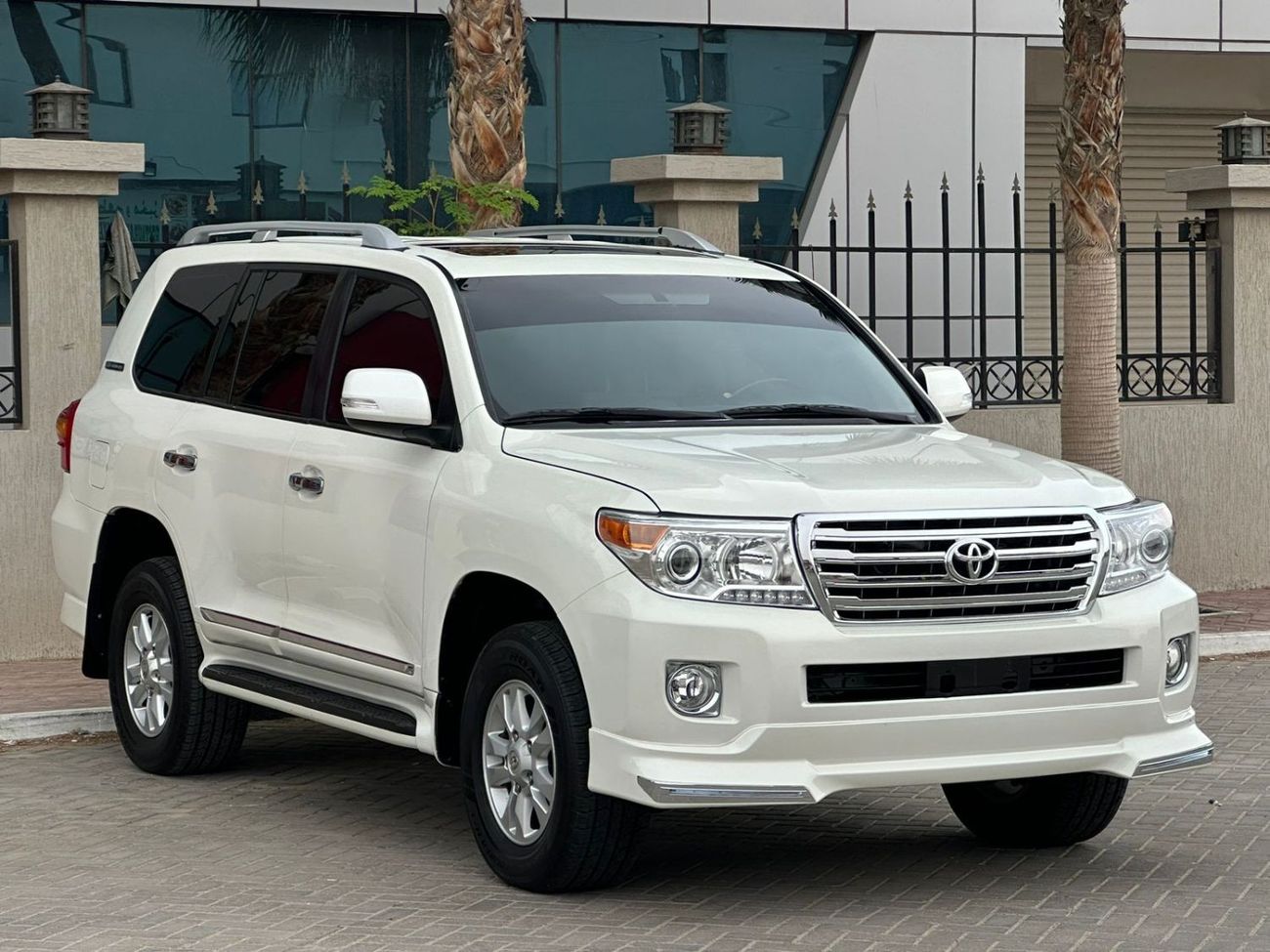 Used Toyota Land Cruiser 2011 for sale in Dubai - 731822