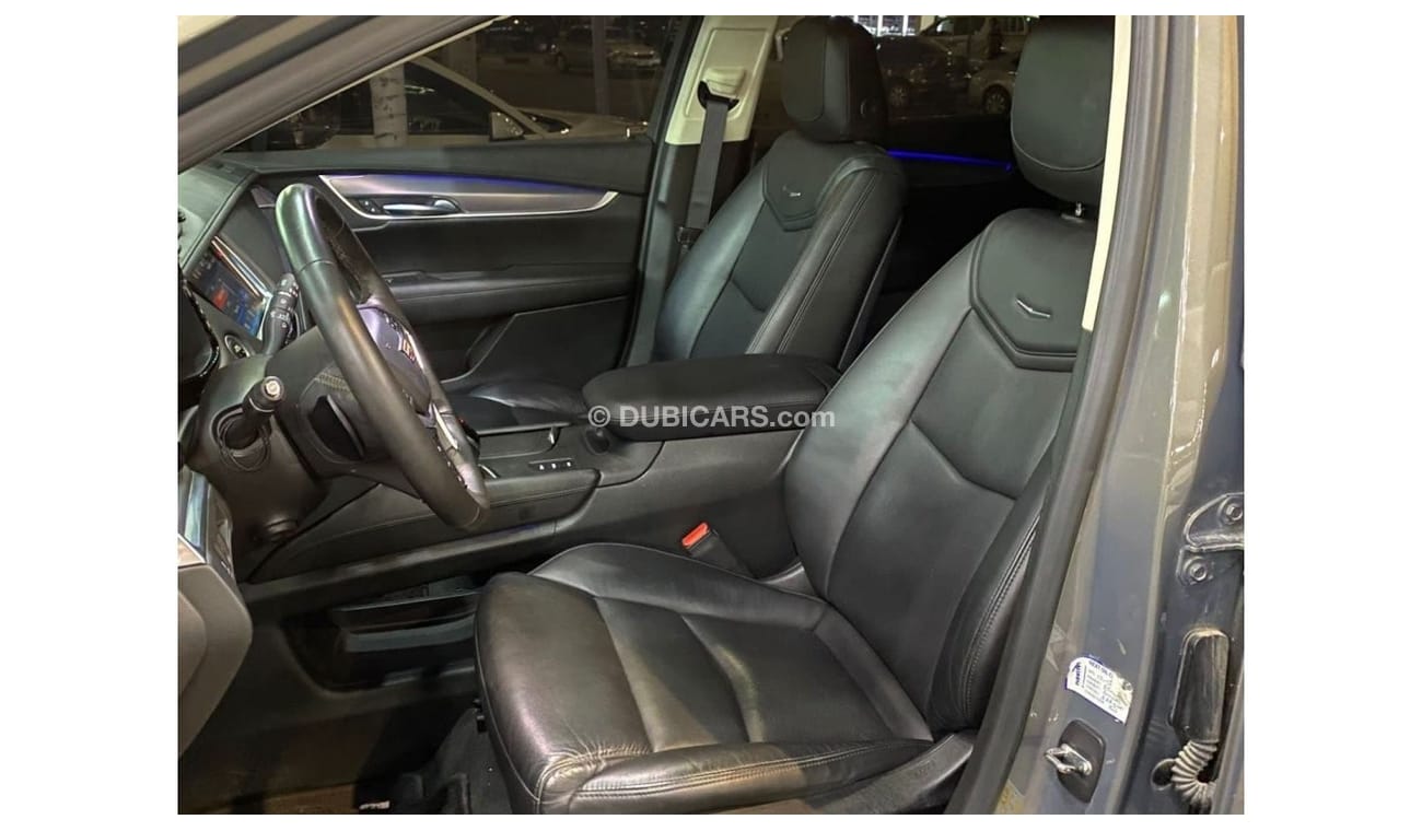 Used Cadillac XT5 Luxury AWD 2018 for sale in Dubai - 641783