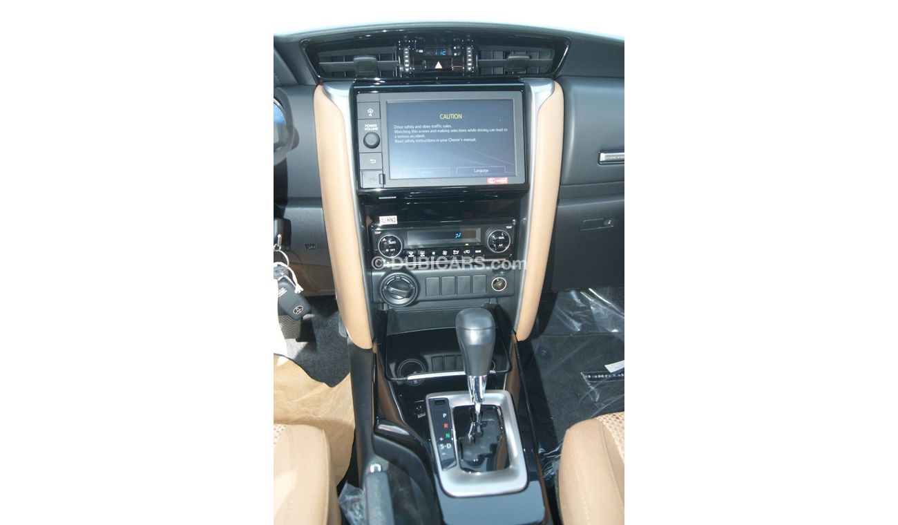 New Toyota Fortuner 2.7L Petrol Basic Auto 2022 for sale in Dubai - 566320