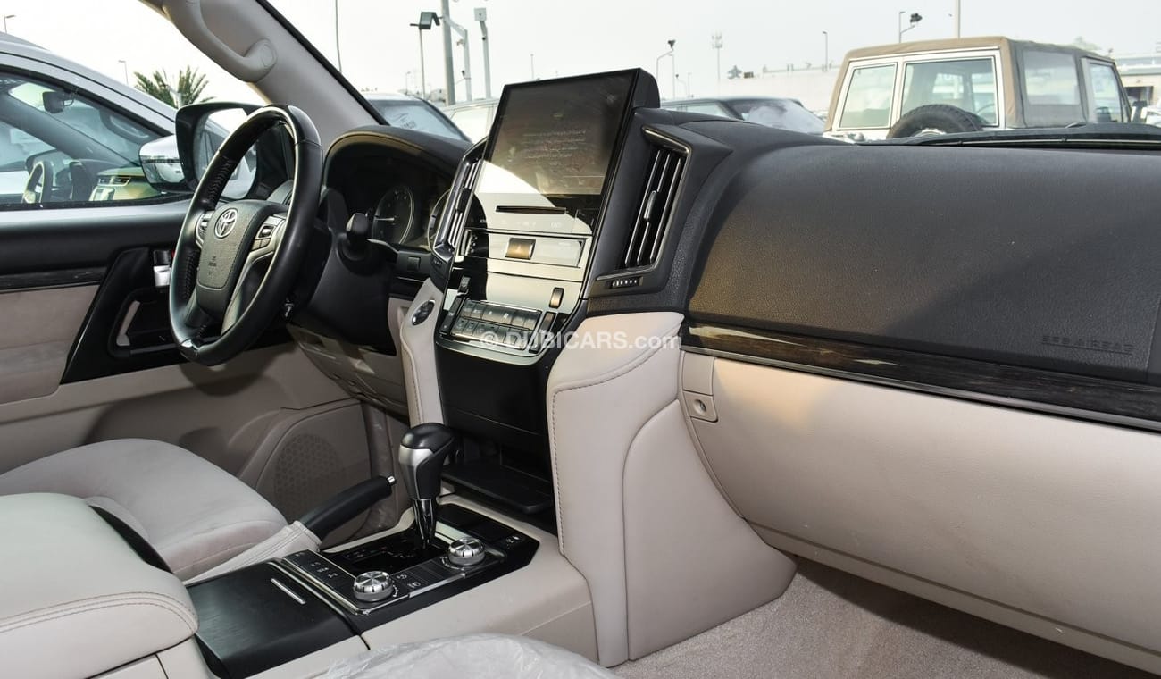 Used Toyota Land Cruiser GXR V8 Grand Touring 2021 for sale in Dubai ...