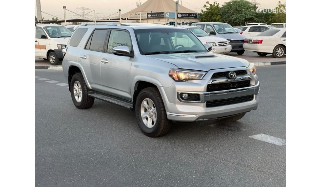 Used 2018 TOYOTA 4RUNNER SR5 / FULL OPTION 2018 for sale in Dubai - 470330