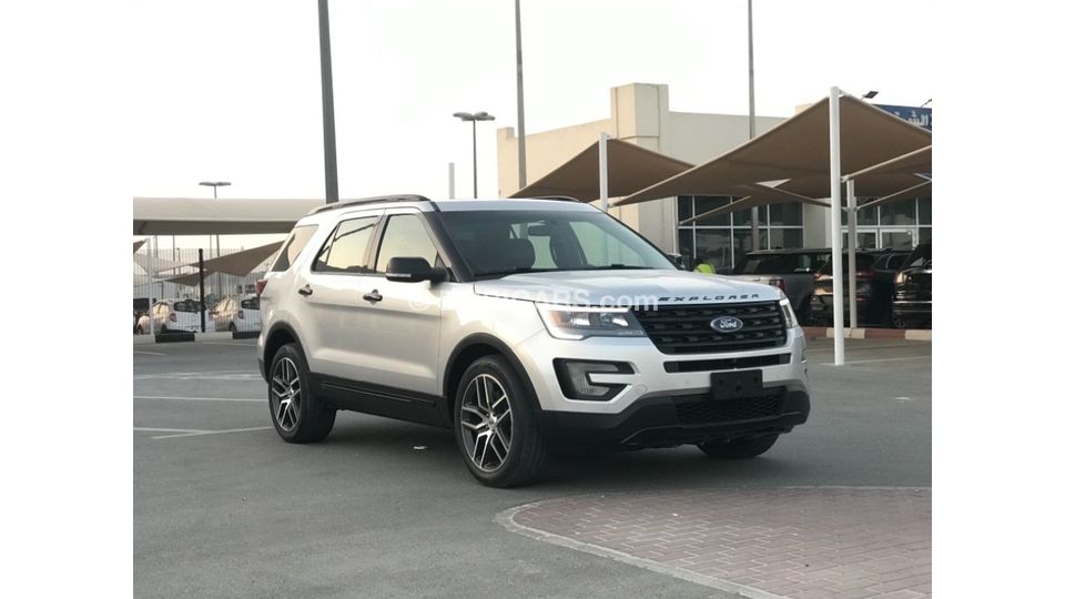 Used Ford Explorer 2017 for sale in Dubai - 264154