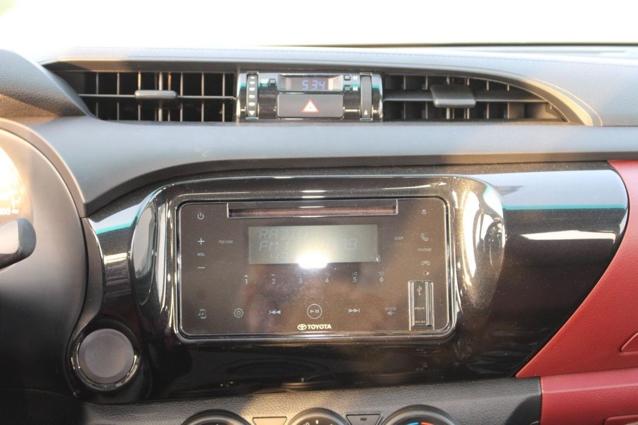 New Deckless 2.4L TOYOTA HILUX 2.4L BASIC D/C 4WD 2025 2025 for sale in Dubai - 846442