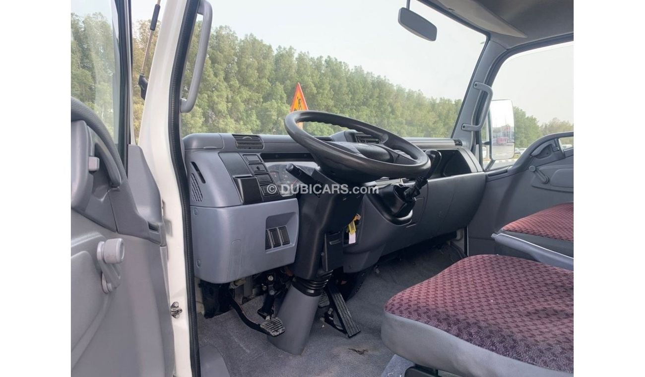 Used Mitsubishi Fuso Canter Mitsubishi Canter 2016 Ref# 305 2016 for sale in Sharjah - 517370