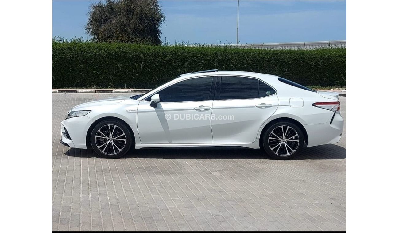 Used Toyota Camry Sport 2020 for sale in Dubai - 603501