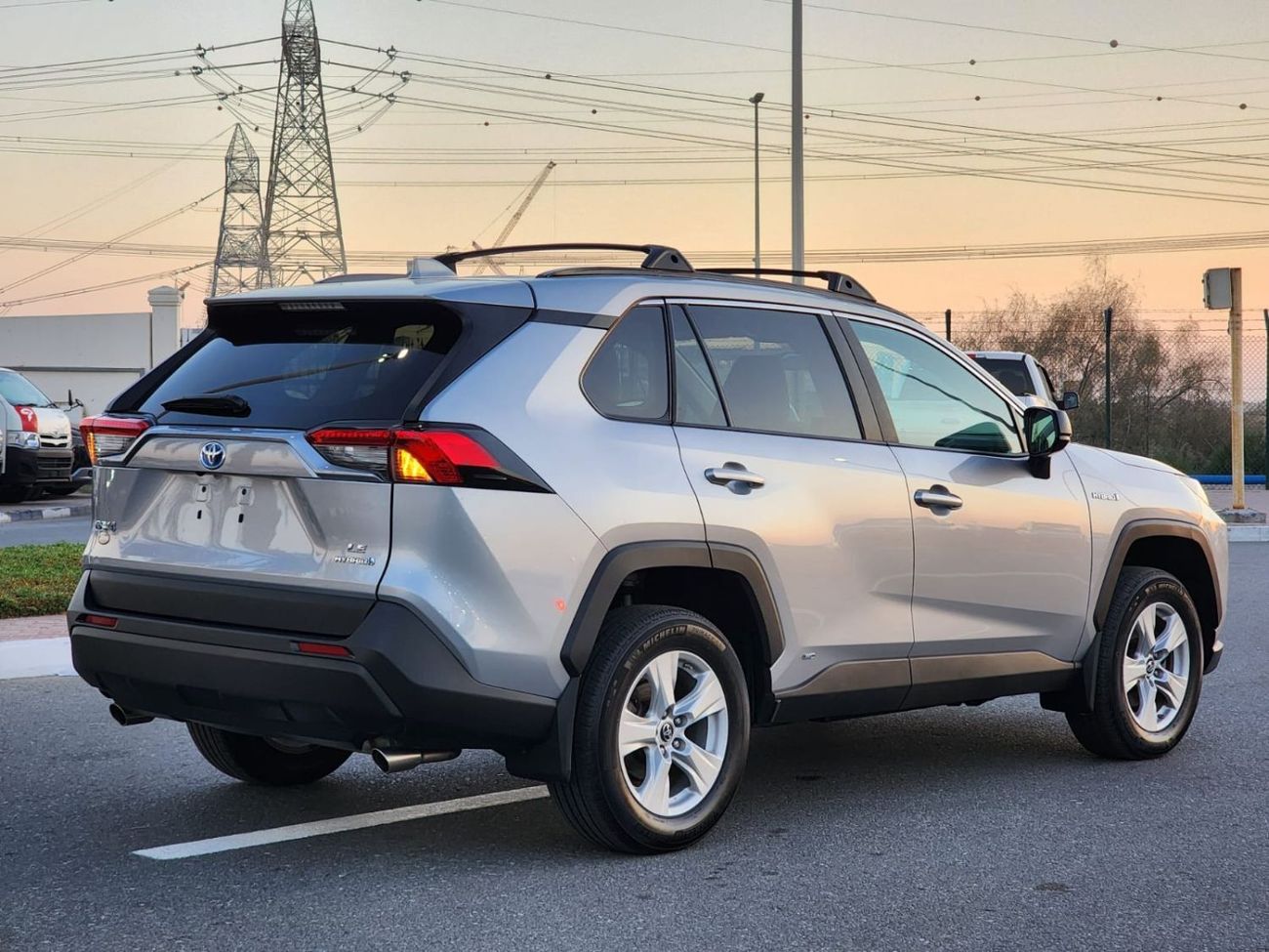 Used Toyota RAV4 RAV4 LE HYBRID 2020 2020 for sale in Dubai - 716832