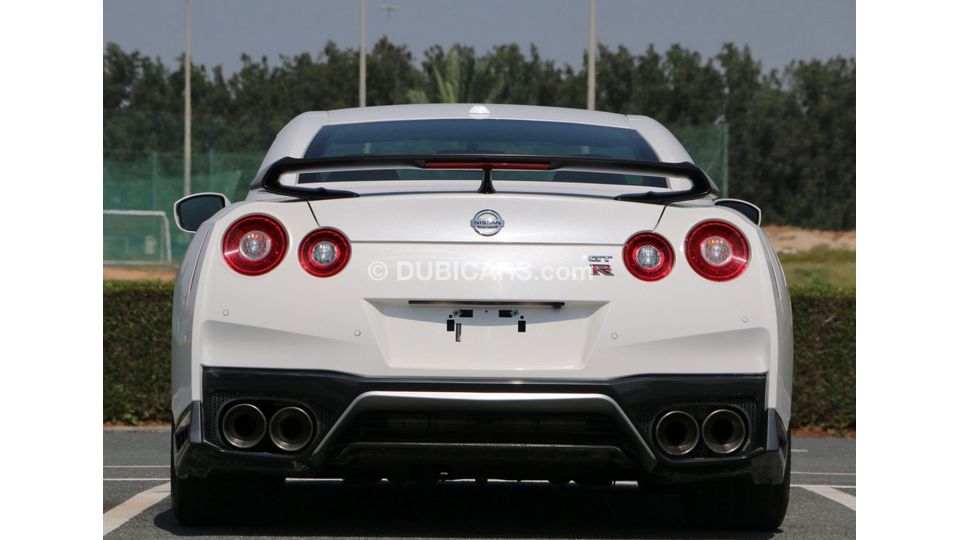 Used NISSAN GTR TRACK EDITION USA 2018 for sale in Dubai - 600965