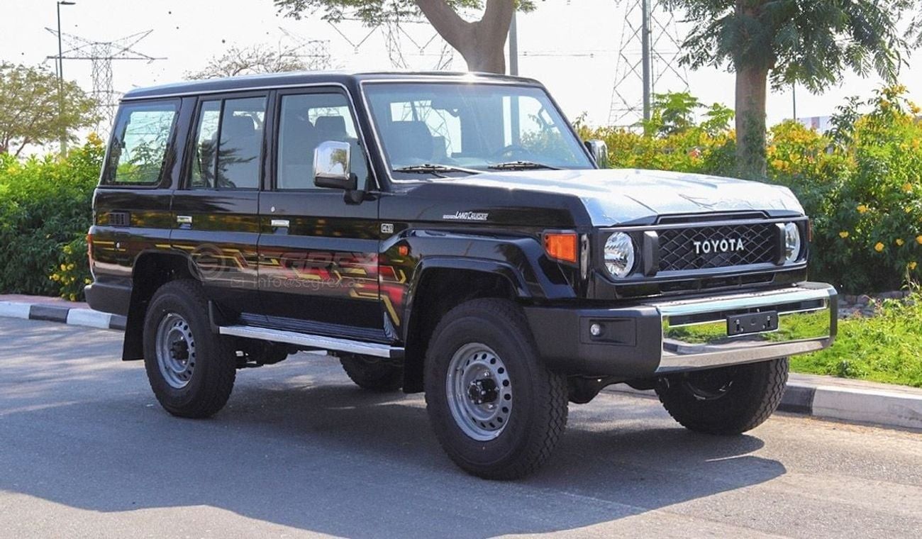 New 2025 Model Toyota Land Cruiser 70, LC76, 4.0L Petrol 4WD 5M/T 2025 for sale in Dubai - 821937