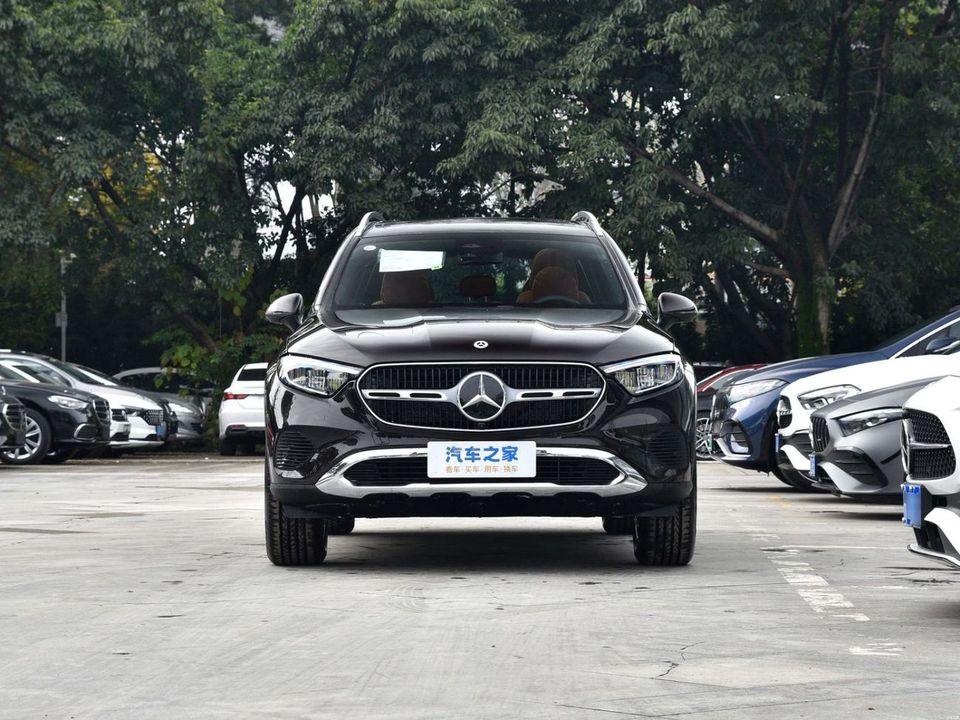 New Mercedes-Benz GLC 250 GLC 260L - 2.0 - 4x4 - Aut - 211HP 2025 for sale in Dubai - 864902