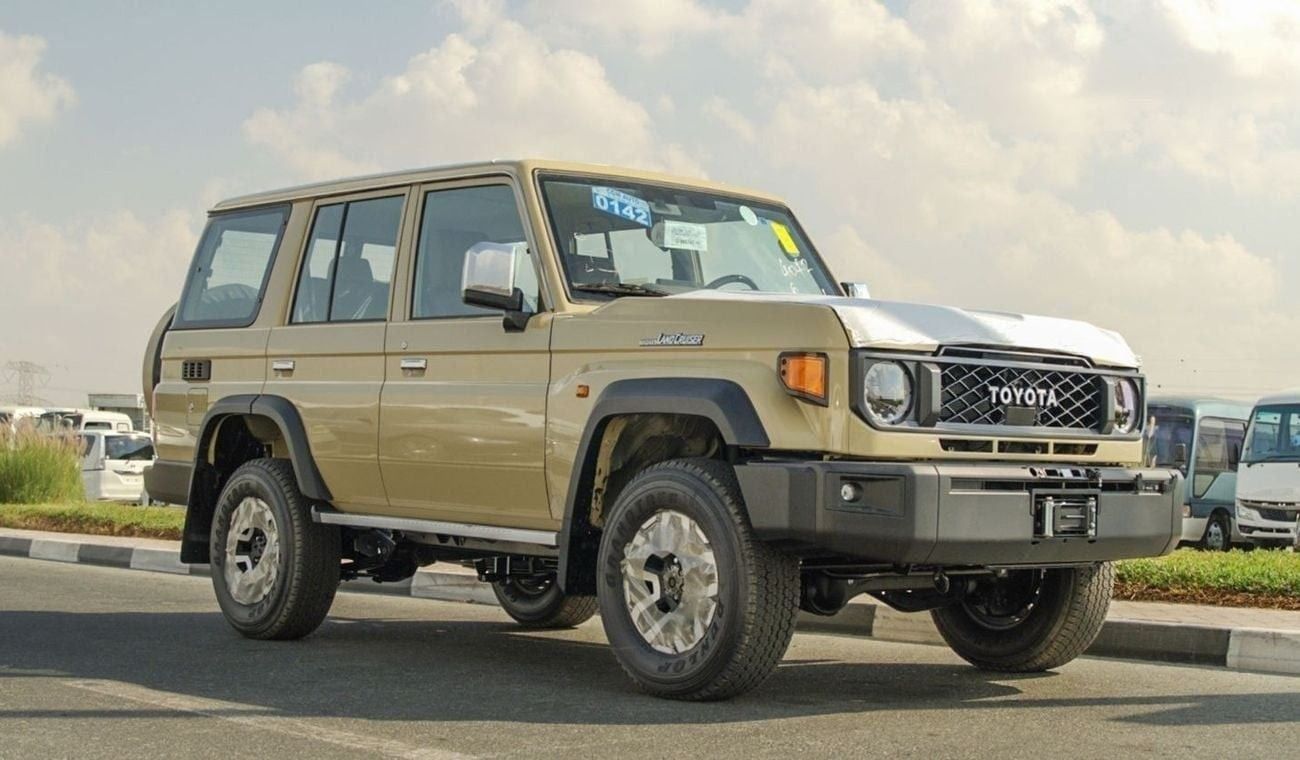 New Toyota Land Cruiser 70 2025 Toyota Land Cruiser LC 76 4.0L AT Petrol Full Option with winch ...