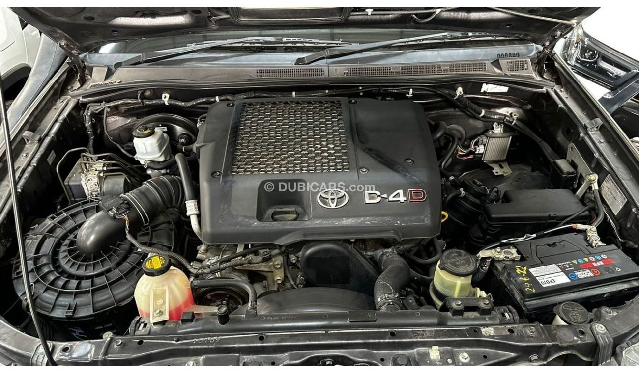Used Toyota Hilux 2015 for sale in Dubai - 696415