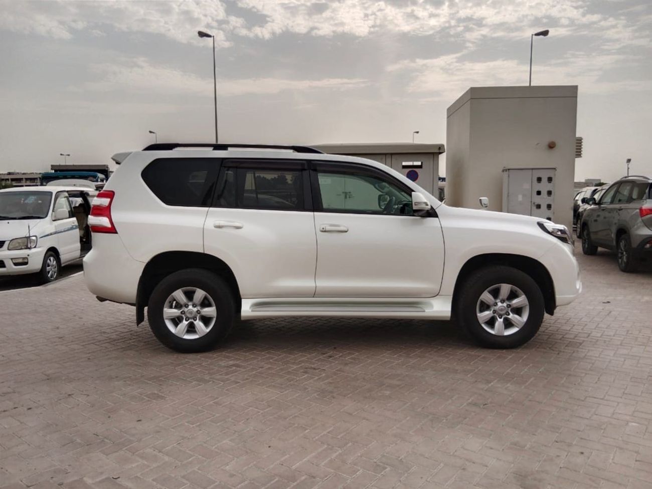 Used Toyota Prado TOYOTA LAND CRUISER PRADO RIGHT HAND DRIVE (PM1565) 2017 for sale in Dubai ...