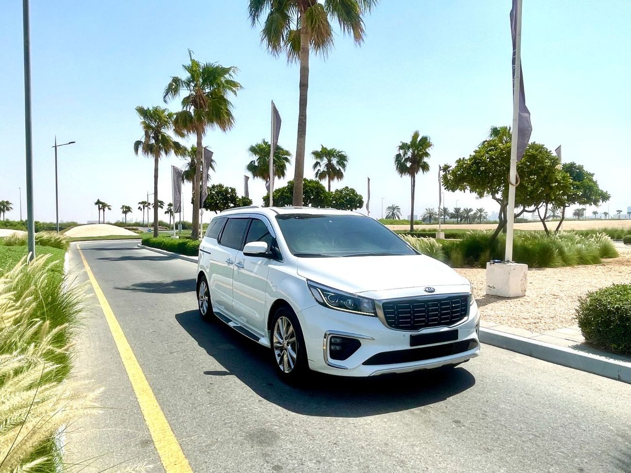 Used Kia Carnival LX AT SAMA ALSHAM UUSED CARS FOR SALE 2020 for sale ...