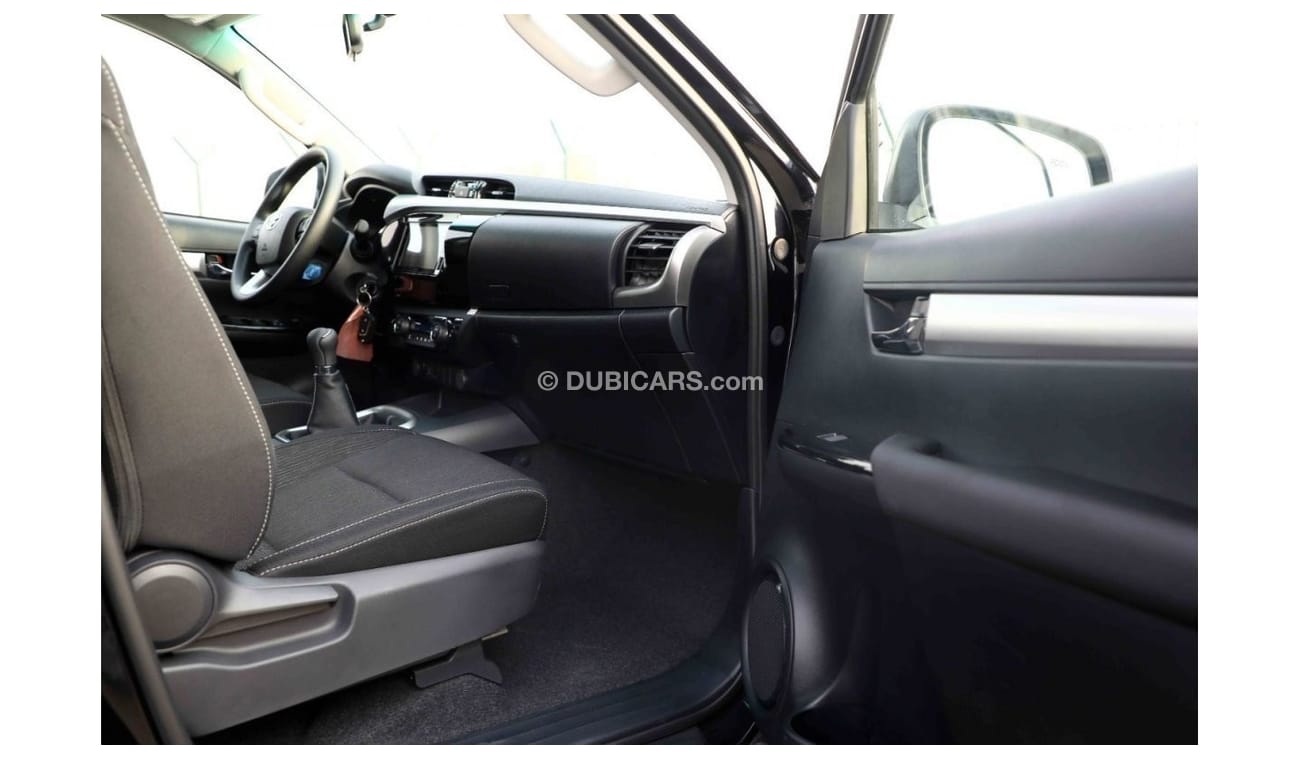 New 2023 Toyota Hilux 4x4 DC 2.8 SR5 - Black inside black | Export Only ...