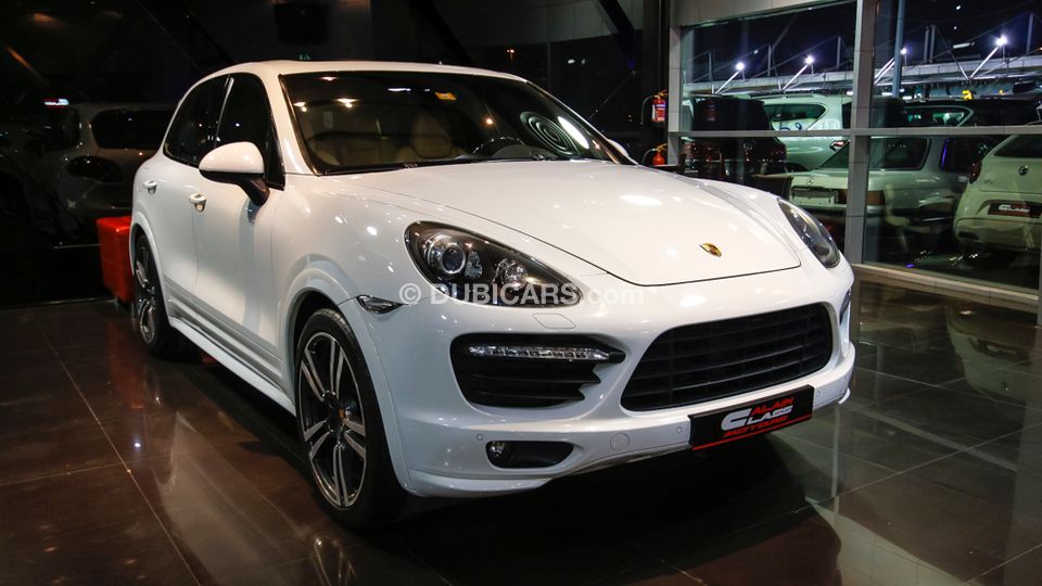 Used Porsche Cayenne 2014 for sale in Dubai - 50594