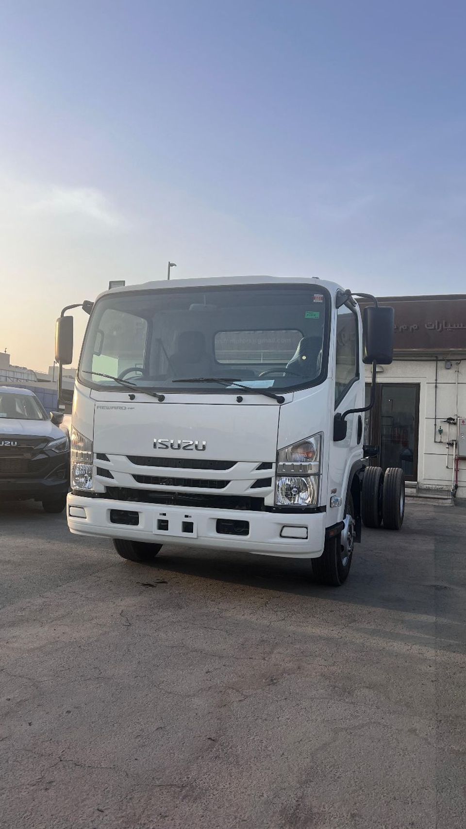 New Isuzu NPR85H22L GVW 6.5 Ton, Payload 4 Ton 2025 for sale in Dubai ...