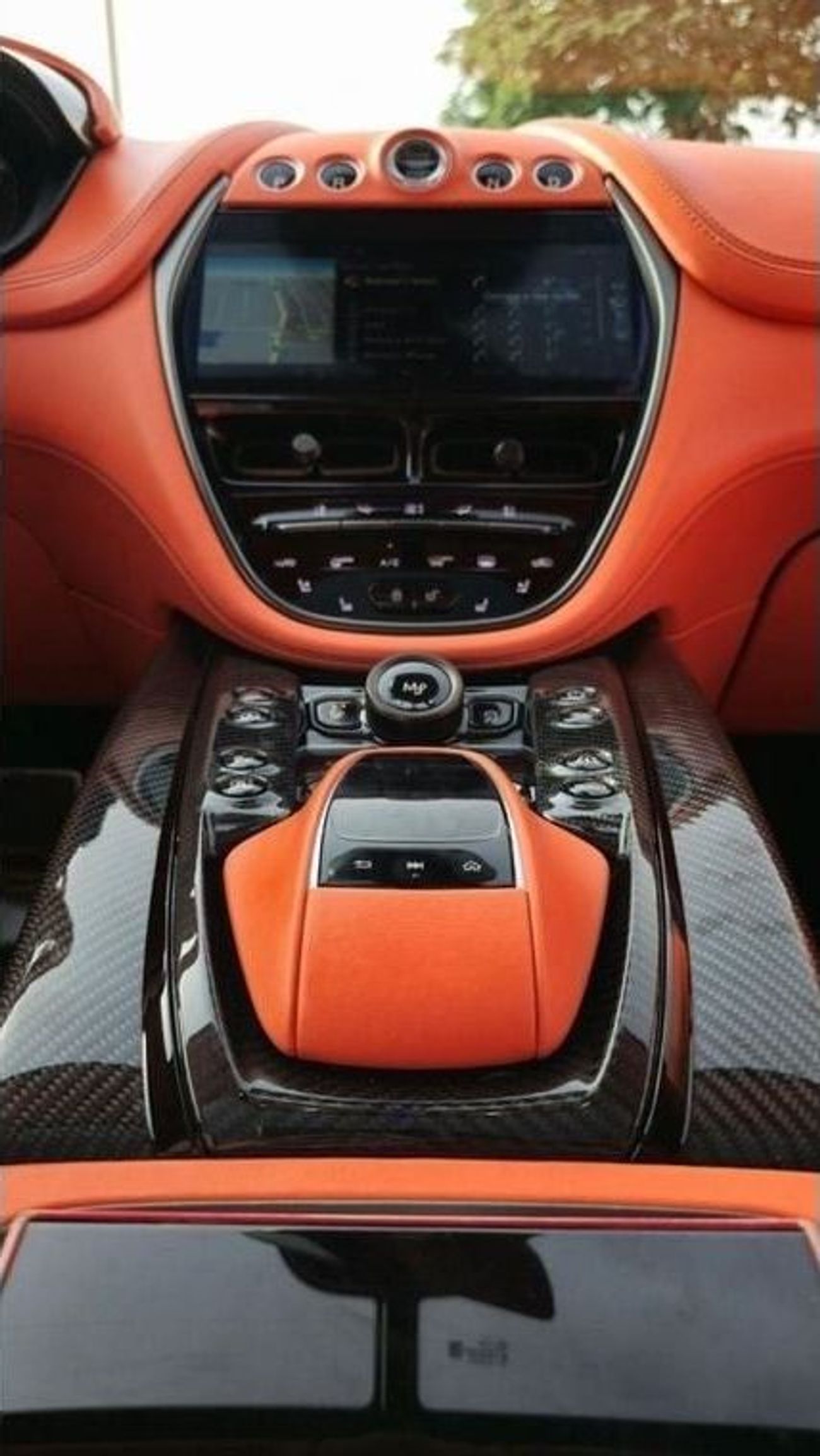 Used Aston Martin DBX ASTON MARTIN DBX : 4.0-liter twin-turbo V8 engine ...