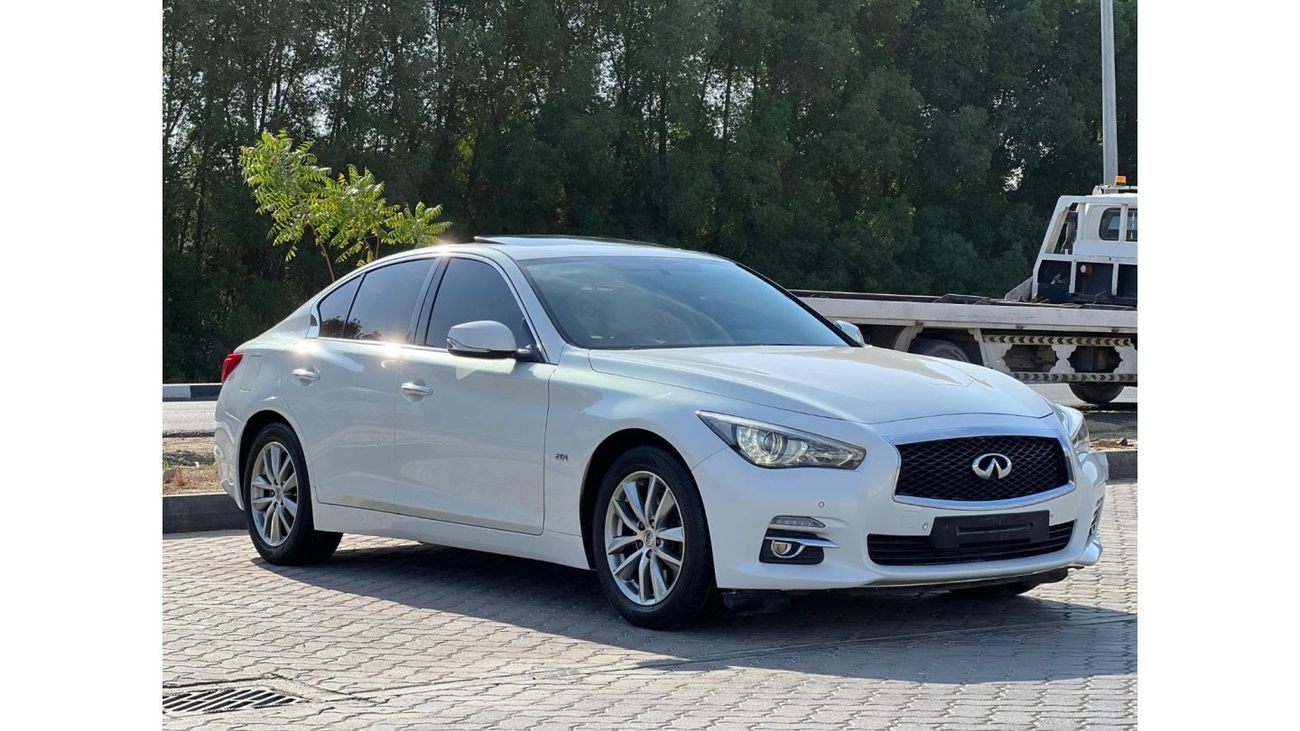 Used Infiniti Q50 Premium 2016 for sale in Sharjah - 683272