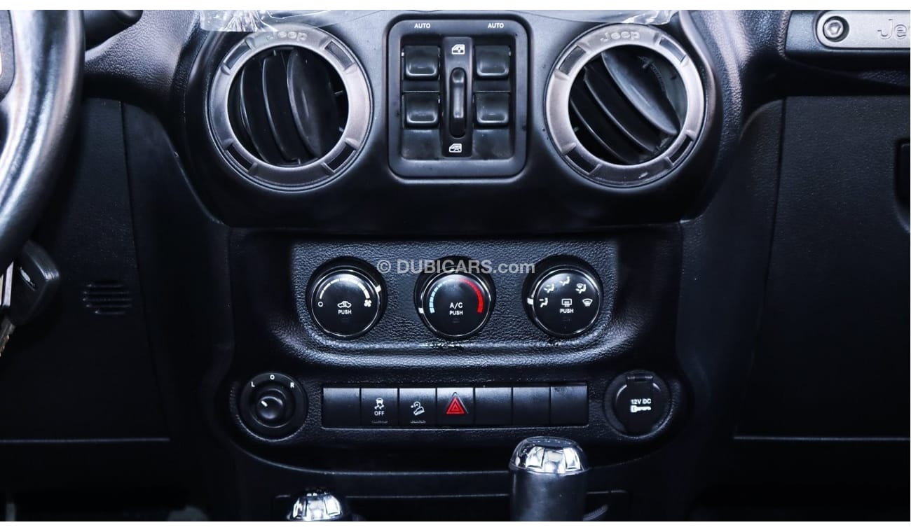 Used Jeep Wrangler Mercenary 2013 for sale in Dubai - 460415