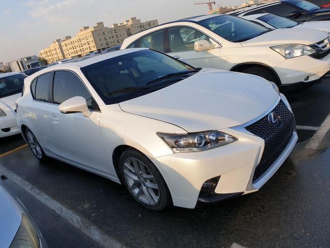 Used Lexus CT200h for sale in Abu Dhabi | Dubicars