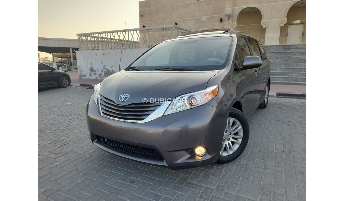 Used Toyota Sienna 2012 XLE 2012 for sale in Ajman - 829735