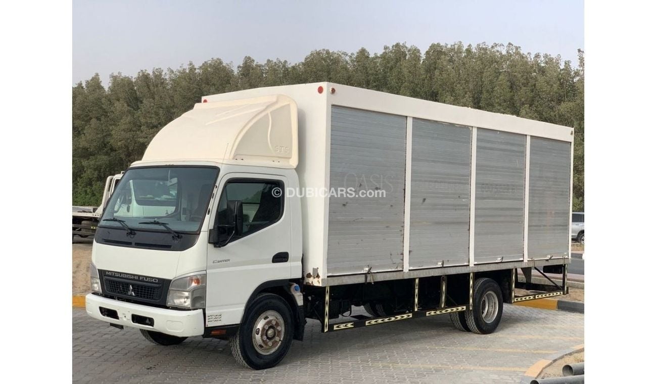 Used Mitsubishi Fuso Canter Mitsubishi Canter 2016 Ref# 305 2016 for sale in Sharjah - 517370