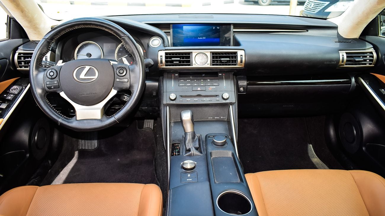 Used Lexus IS250 2015 for sale in Dubai - 262343