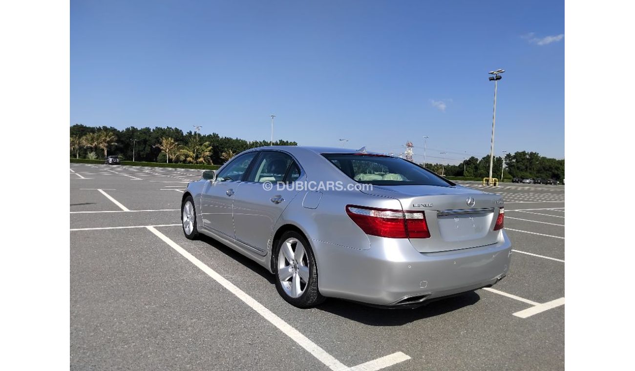 Used Lexus LS460 2009 2009 for sale in Sharjah - 697015