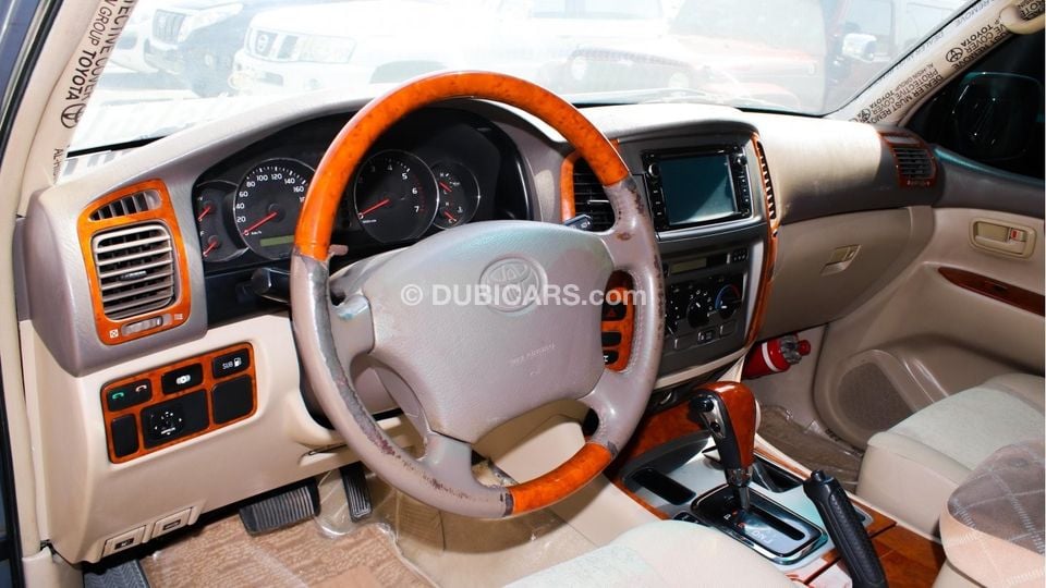 مستعملة تويوتا لاند كروزر GXR 2005 للبيع في دبي - 550078