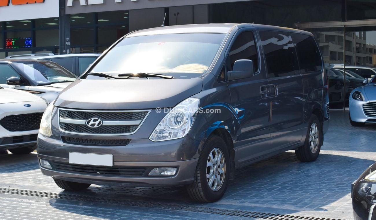 Used Hyundai H-1 2012 for sale in Dubai - 549202