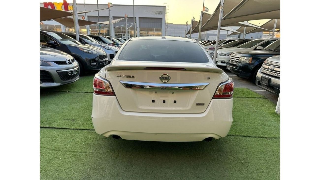 Used Nissan Altima S 2015 for sale in Sharjah - 731162