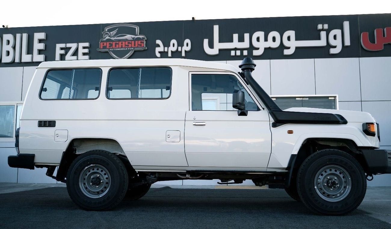 New TOYOTA LAND CRUISER LC78 4.0L 4WD 3DOOR MT SUV 2025 2025 for sale in Dubai - 819968