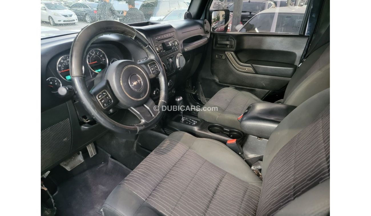 Used Jeep Wrangler Sahara 2012 for sale in Sharjah - 580759