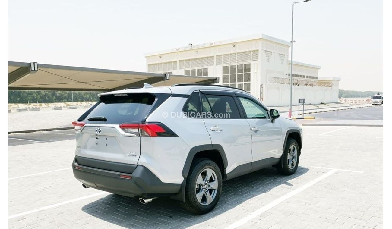 Used Toyota RAV4 XLE (Hybrid)-2022- Silver 2022 for sale in Sharjah ...