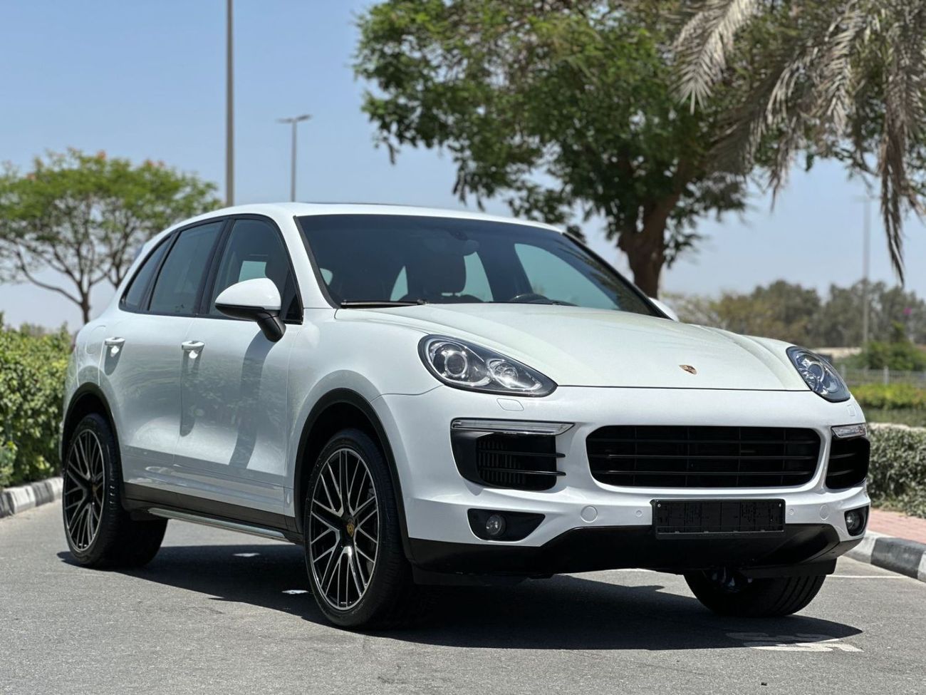 Used Porsche Cayenne S Platinum Edition 3.6L 2015 for sale in Dubai - 855037