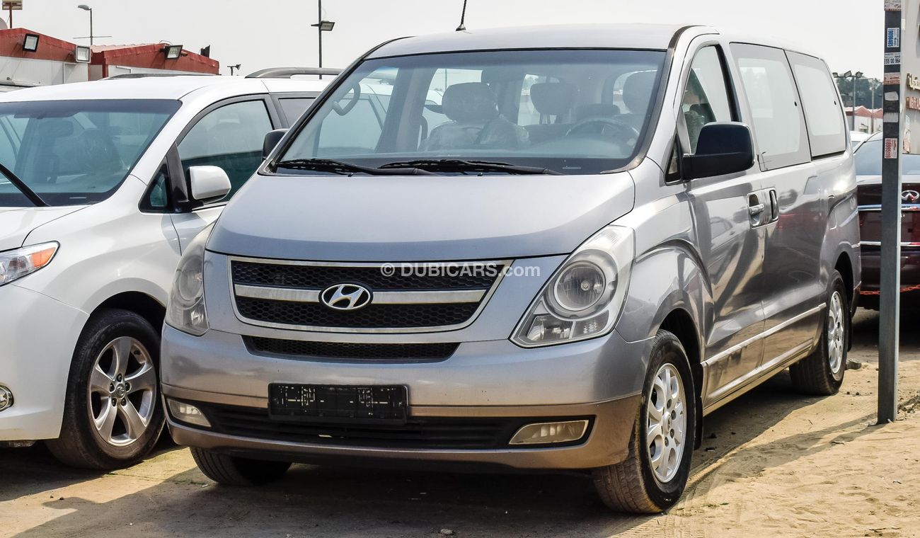 Used Hyundai H-1 2011 for sale in Sharjah - 271541