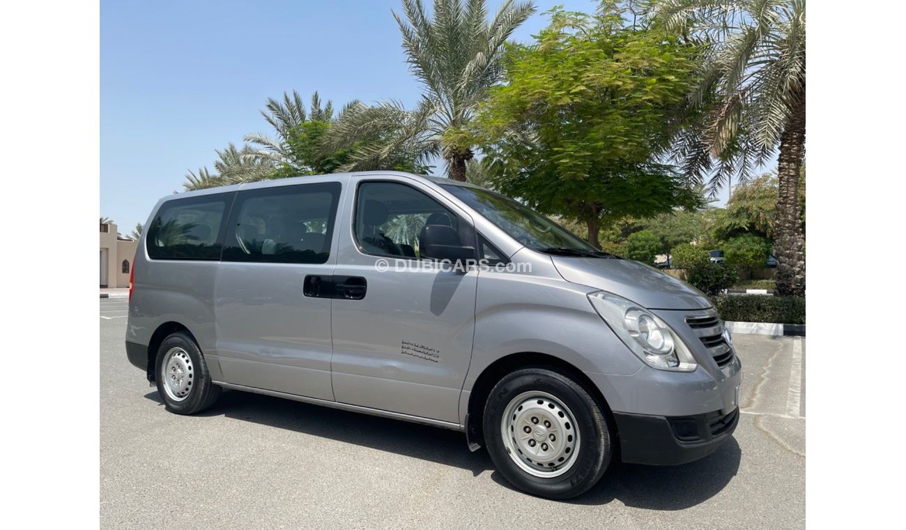 Used Hyundai H-1 Std 2018 for sale in Dubai - 545262