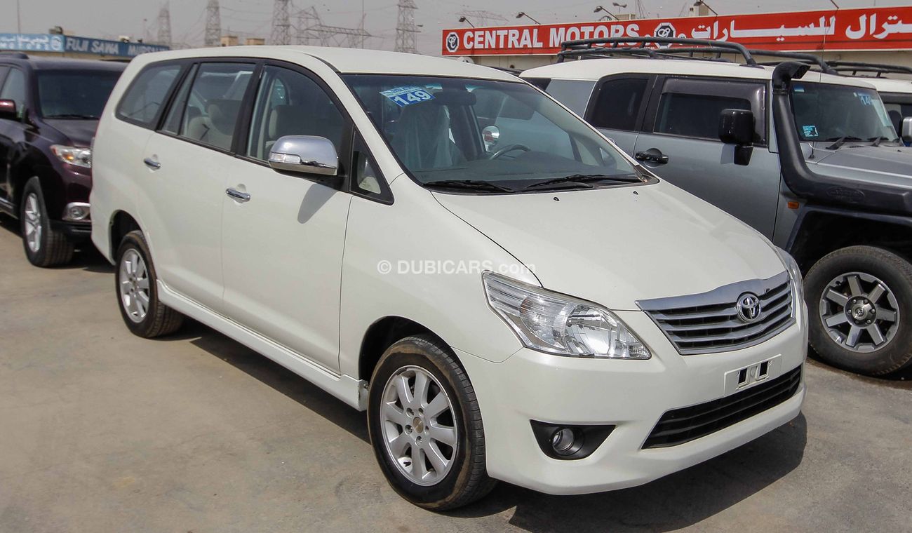 Used Toyota Innova 2014 for sale in Dubai - 114401