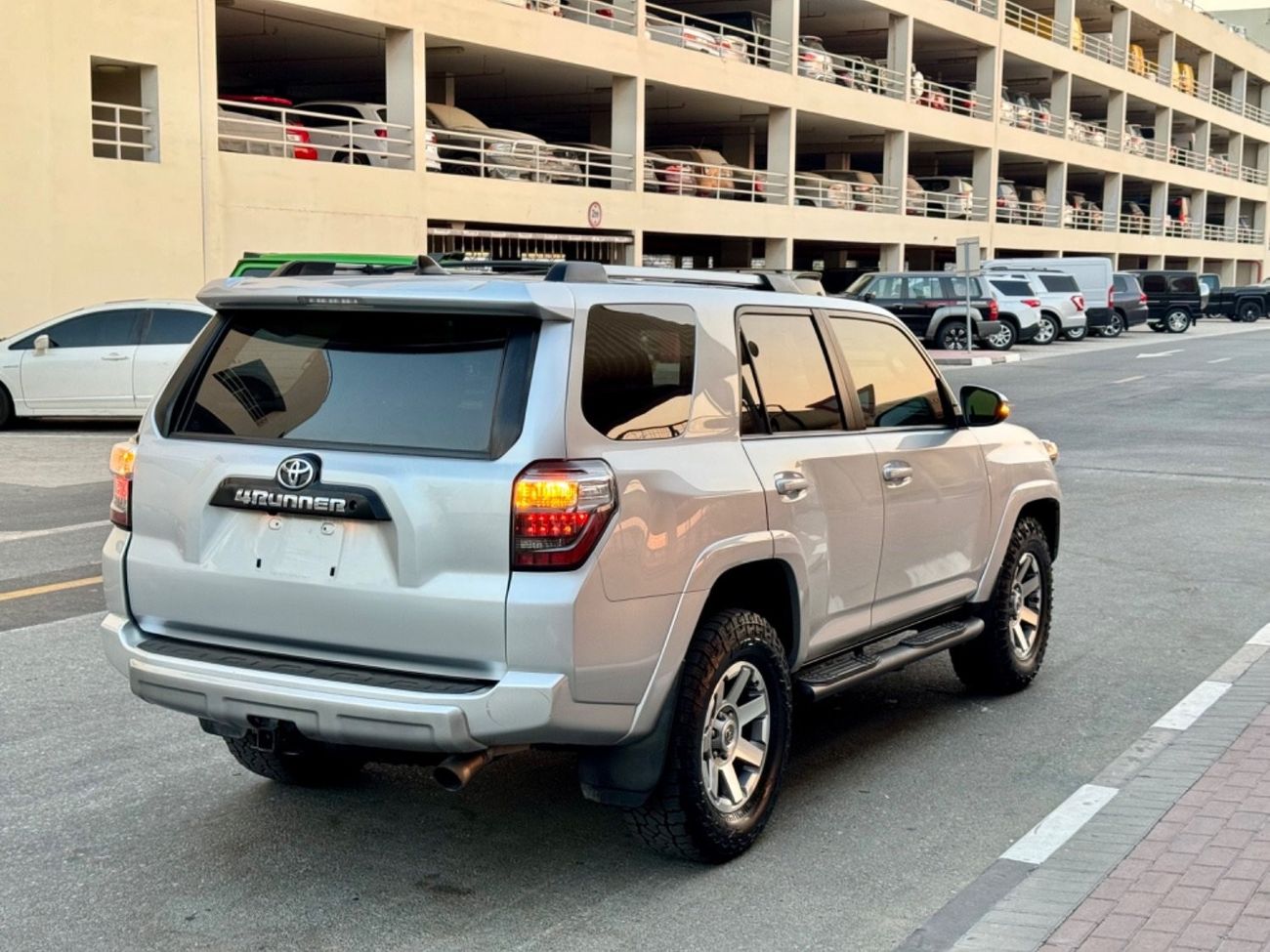 مستعملة تويوتا Runner4 2016 TRD SUNROOF 4x4 FULL OPTION UAE PASS 2016 للبيع في دبي - 798181