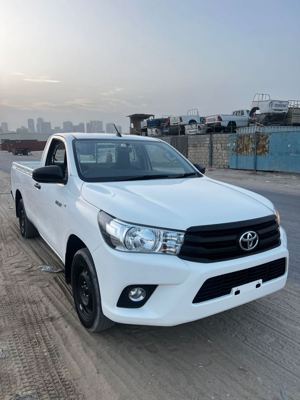 Used Toyota Hilux PETROL 2.7 LITER SINGLE CAB RIGHT HAND DRIVE AMNUAL ...