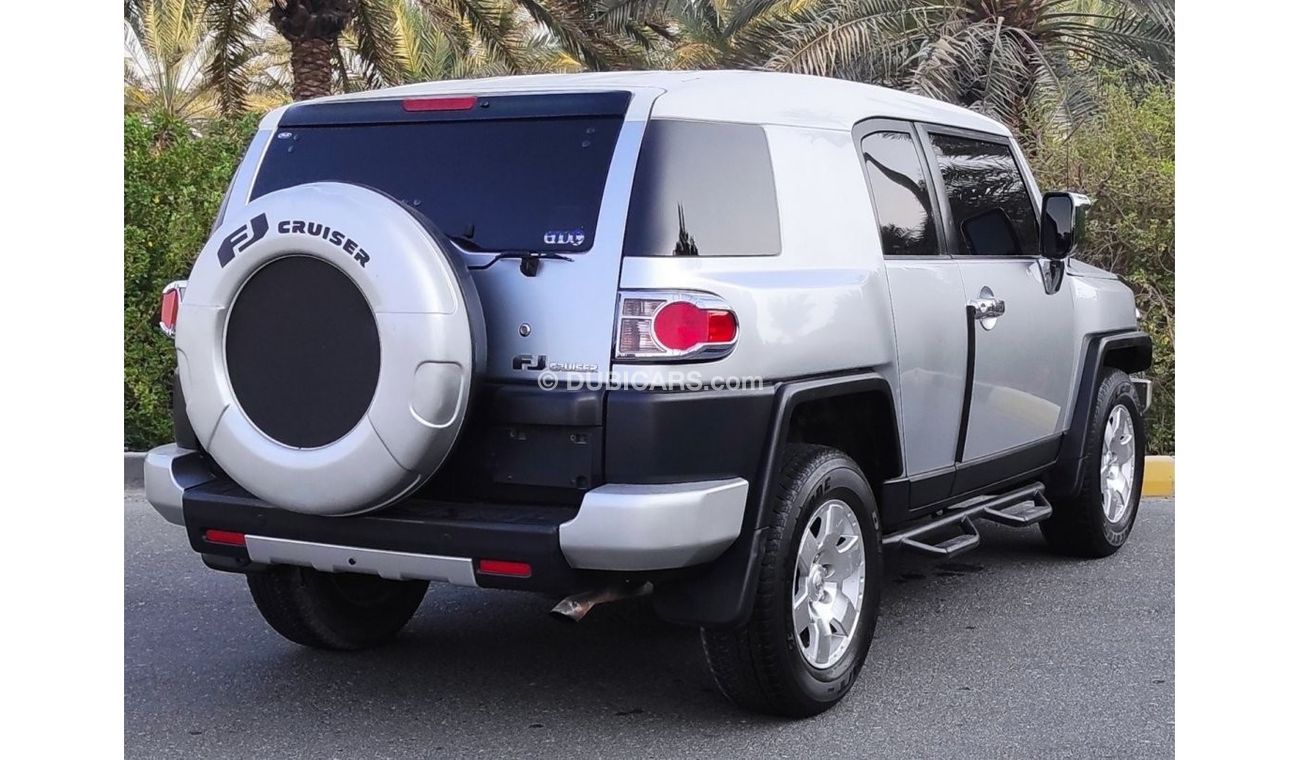 Used Toyota FJ Cruiser 2007 for sale in Sharjah - 543590