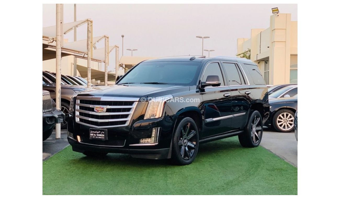 Used Cadillac Escalade Platinum 2016 for sale in Dubai - 645082