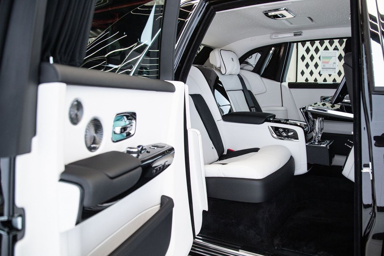 New Rolls-Royce Phantom DEALER WARRANTY 2023 for sale in Dubai - 781218