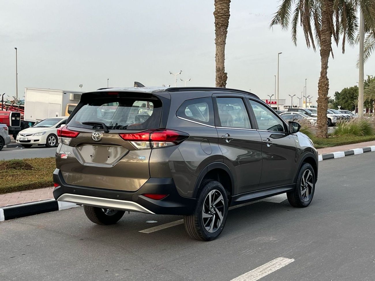 New Toyota Rush RUSH G 1.5L 7 SEATS 2023 for sale in Dubai - 711498