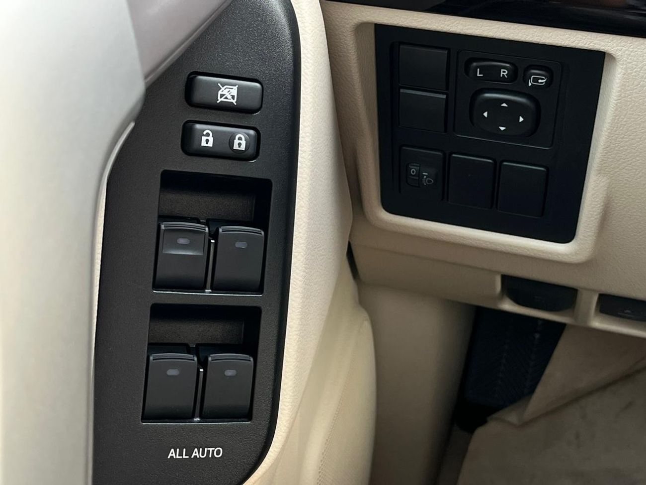 جديدة تويوتا برادو PRADO TXL 2023 للبيع في دبي - 764991