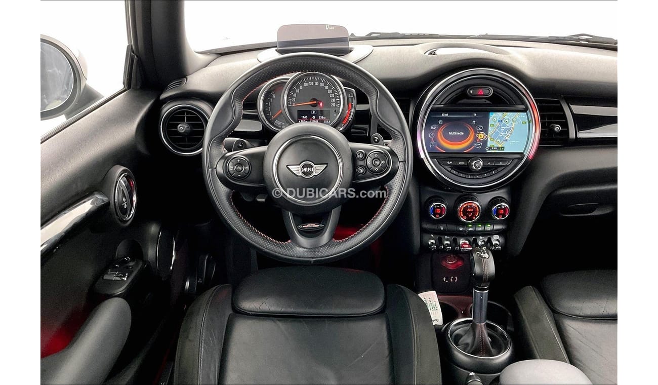 Used Mini Cooper S Standard 2018 for sale in Dubai - 654984