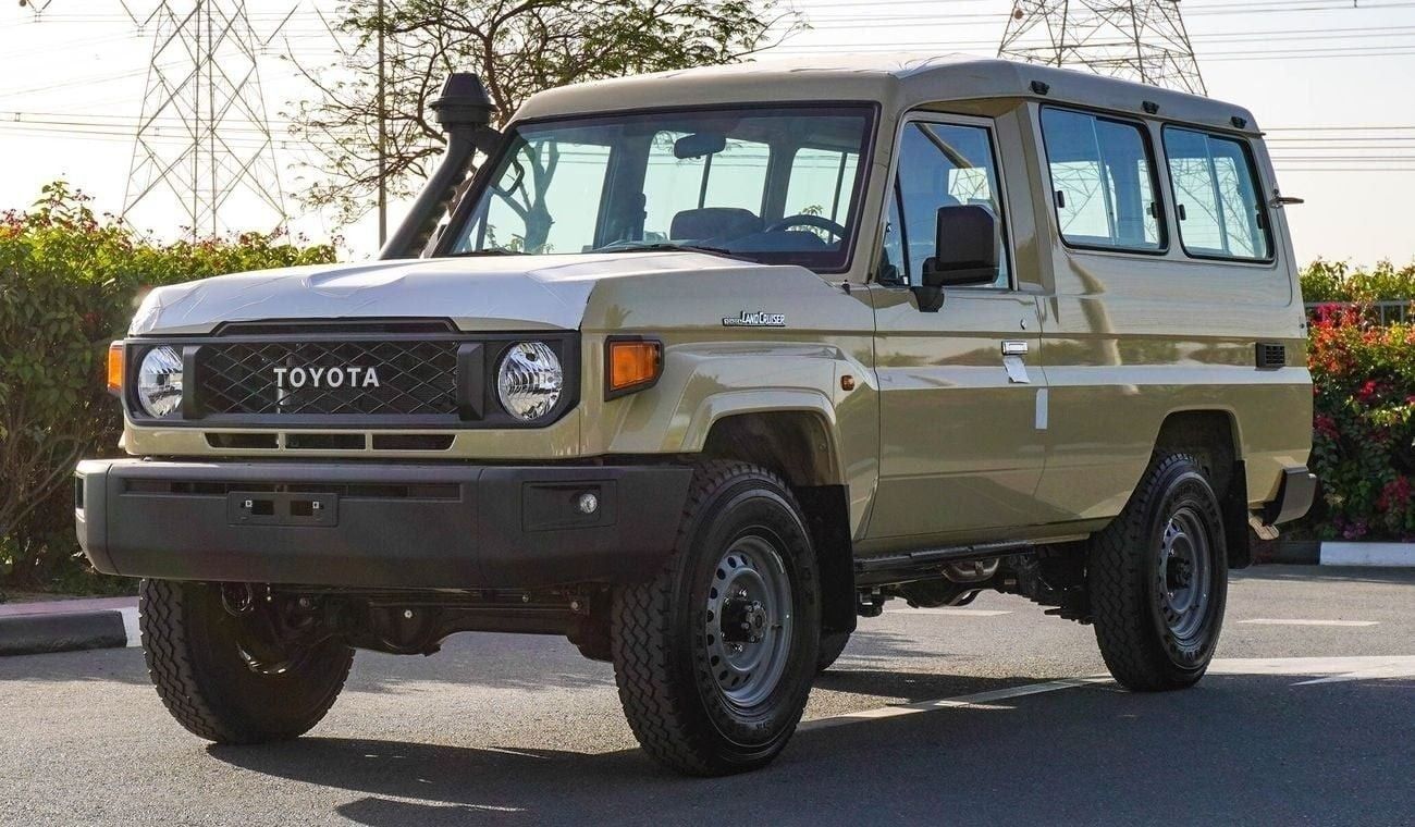 New Toyota Land Cruiser Hard Top LC78 HARD TOP 4.0L AT - AG40048A 2025 for sale in Dubai - 819296