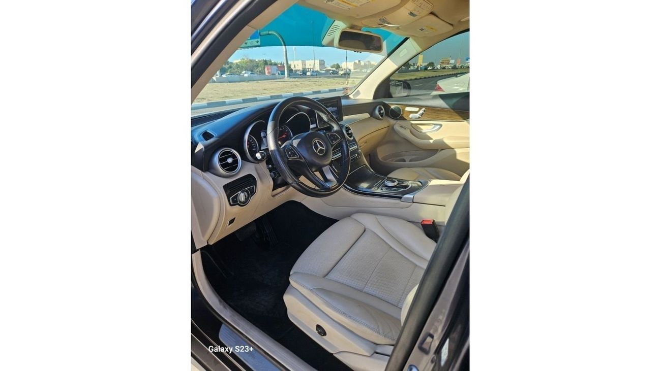Used Mercedes Benz GLC 300 2018 for sale in Dubai - 717473