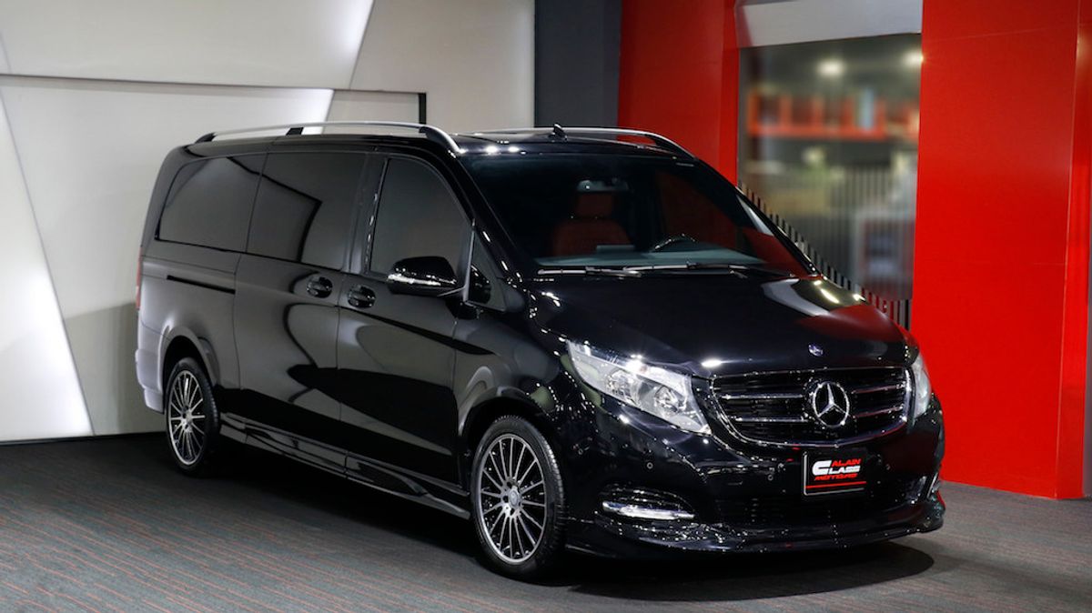 Mercedes-Benz Viano Bespoke by DIZAYN VIP for sale. Black, 2016